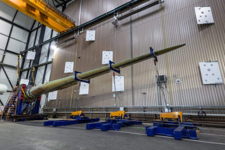 Prototype wind turbine blades to improve efficiency and reduce costs ...